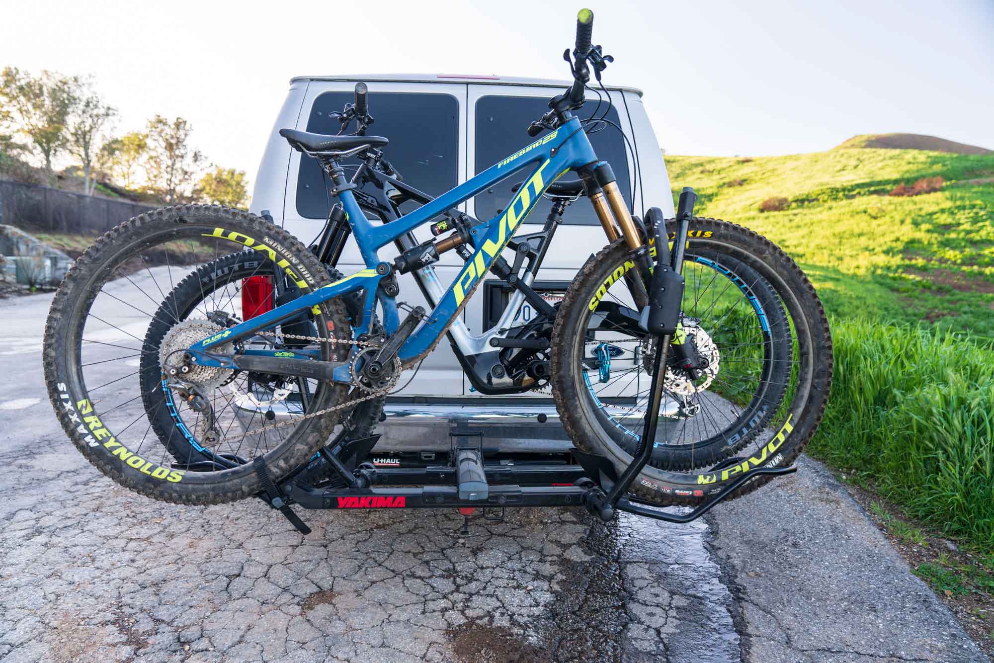 Review Yakima HoldUp EVO Bike Rack And BackSwing Hitch Review Yakima HoldUp EVO Bike Rack And BackSwing Hitch