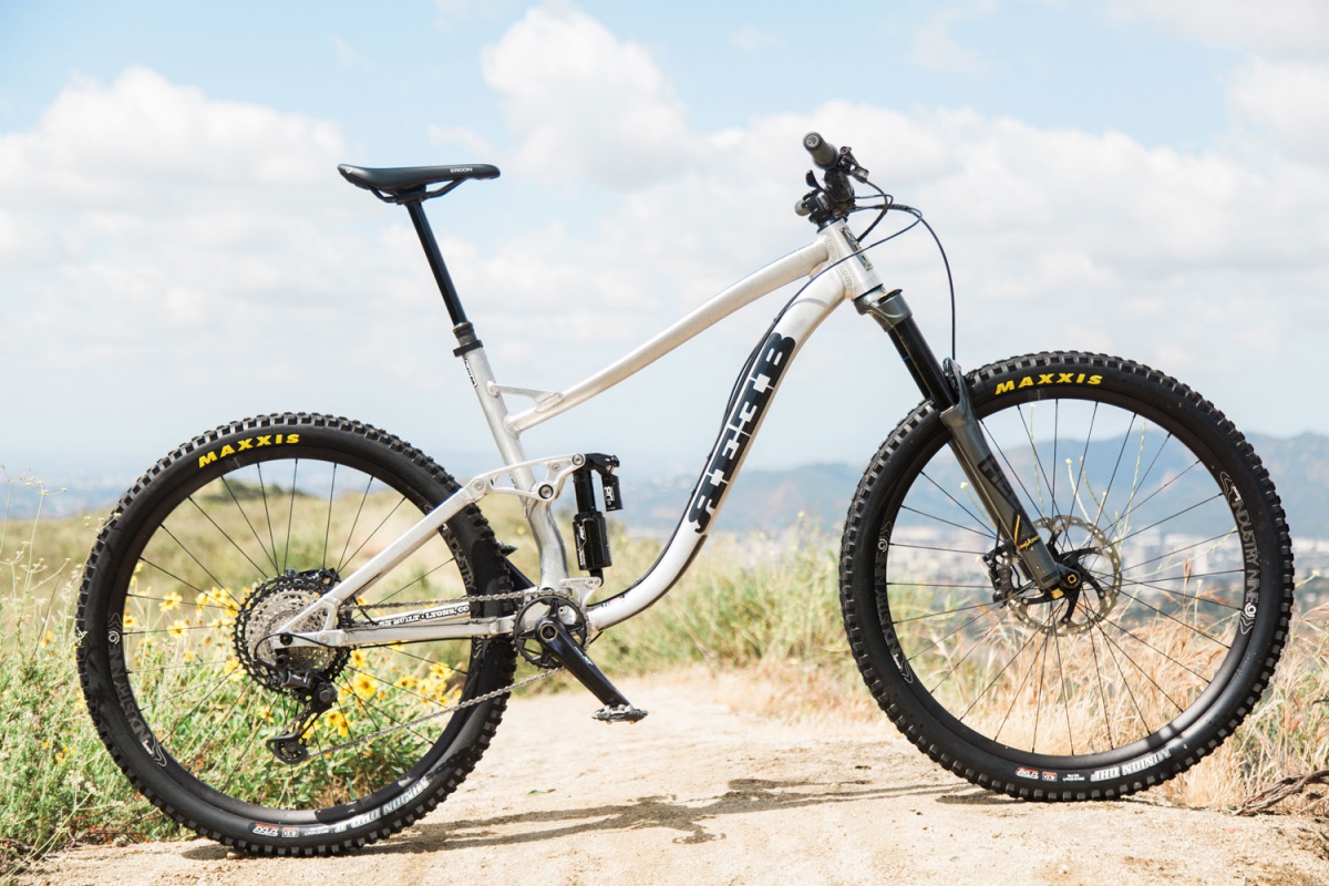 Review: Reeb Sqweeb V3 Long Travel | The Loam Wolf