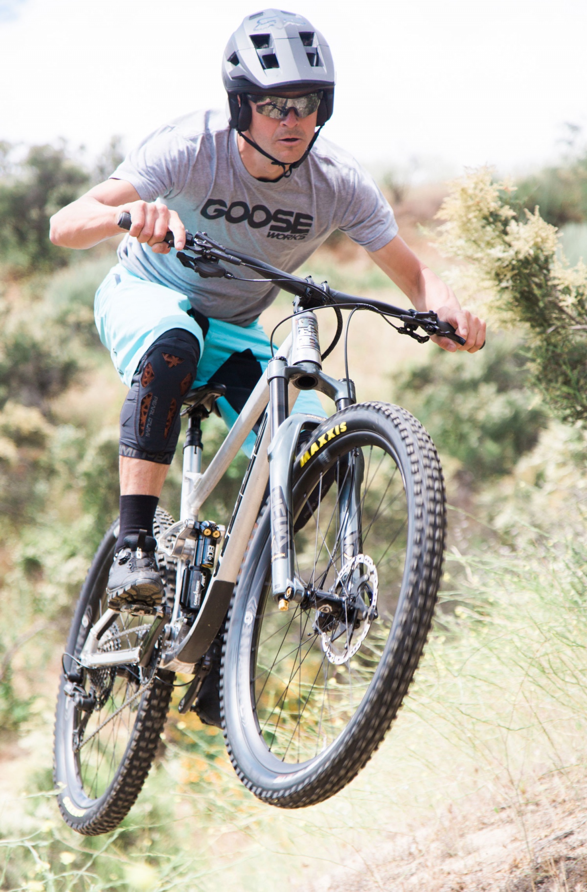 Review: Reeb Sqweeb V3 Long Travel | The Loam Wolf