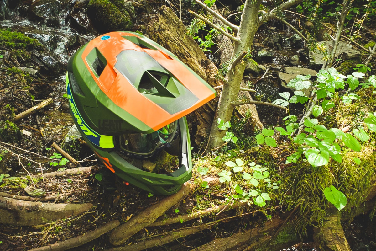 Leatt DBX 4.0 Helmet Review - A comfortable, pedalable full face