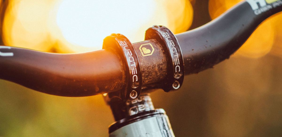 Review: Burgtec Cockpit | The Loam Wolf