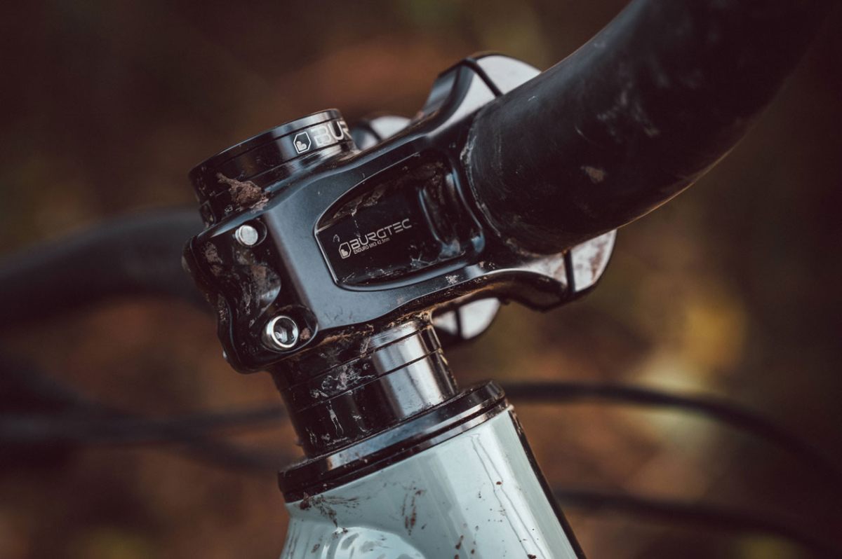 Review: Burgtec Cockpit | The Loam Wolf