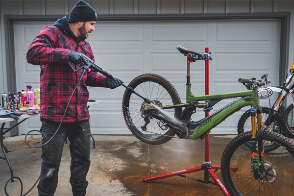 Video: How to Wash Your Mountain Bike | The Loam Wolf