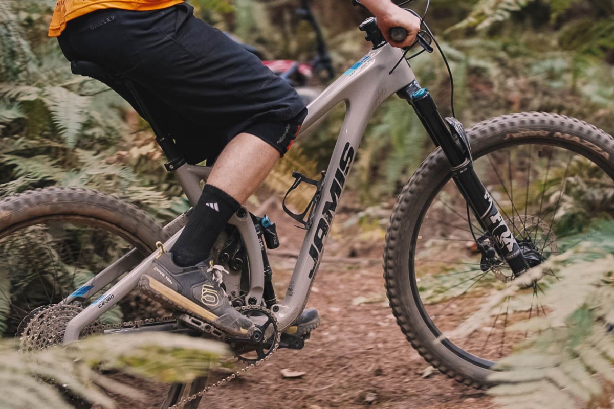 Review: Jamis Hardline C4 Bike | The Loam Wolf