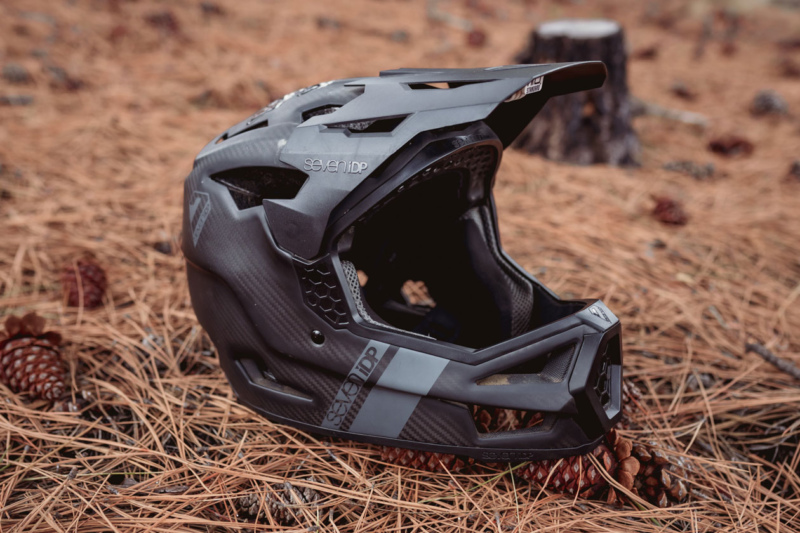 Full-Face Friday: 7iDP Project 23 Helmet | The Loam Wolf