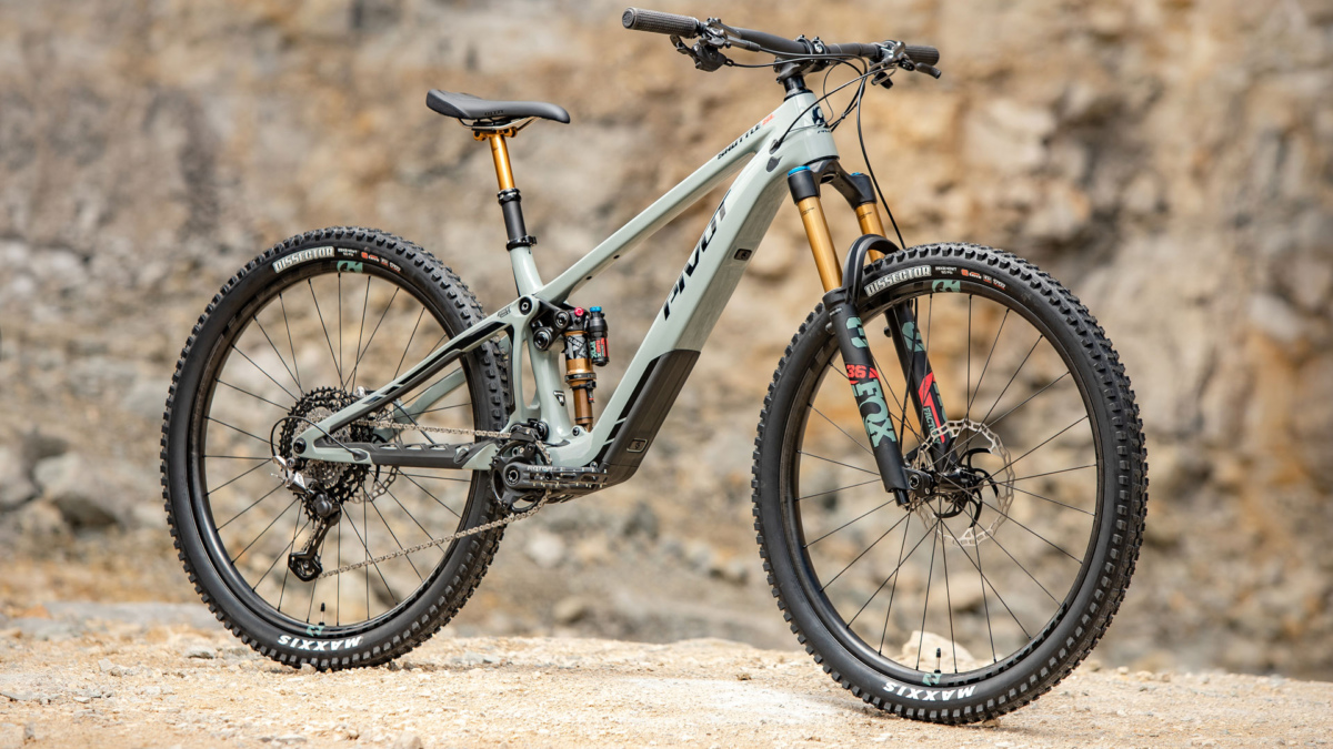 The New Pivot Shuttle SL | The Loam Wolf