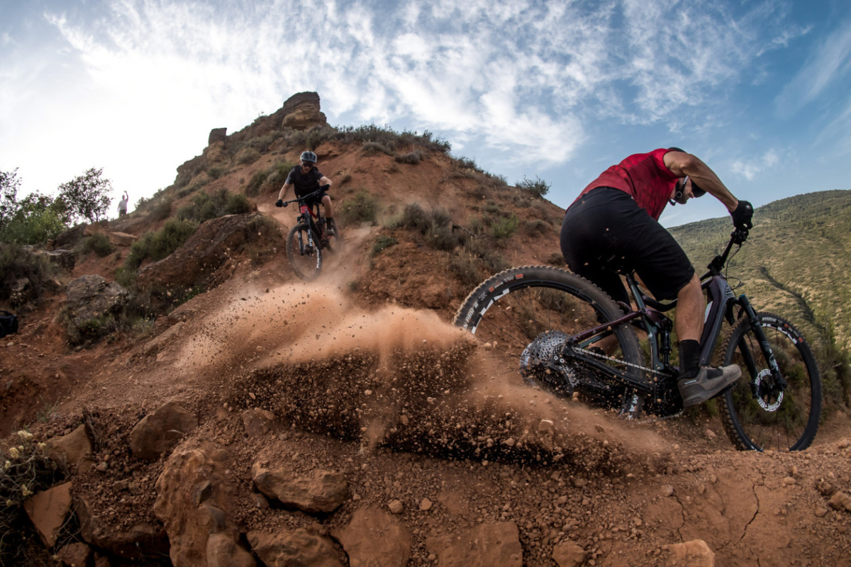 SHIMANO Launches New XT Di2 and EP6 and EP801 Motors with New Tech ...