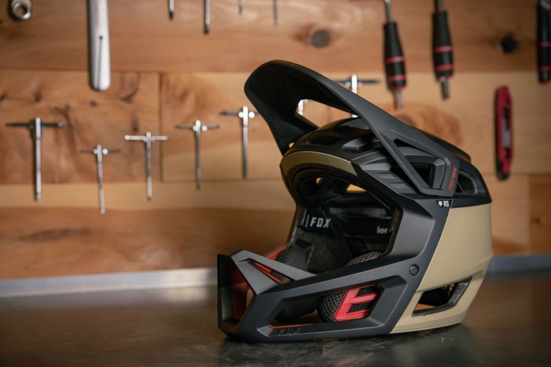 Review: Fox Proframe RS Full Face Helmet | The Loam Wolf