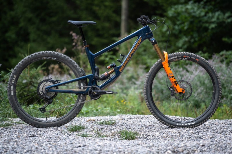 Review: Nukeproof Giga Carbon 290 | The Loam Wolf