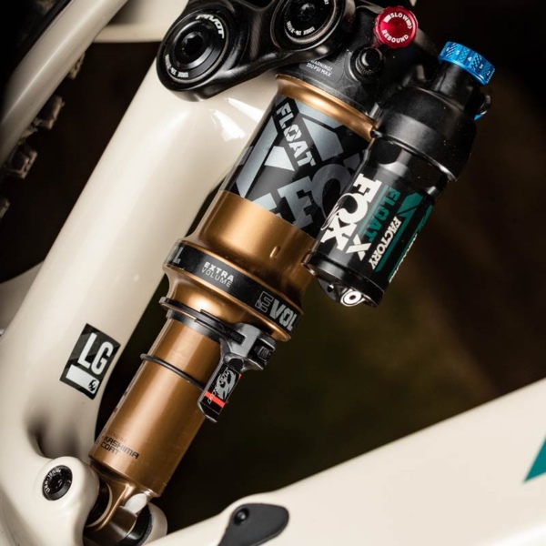 First Ride Report: Pivot Shuttle AM Review | The Loam Wolf