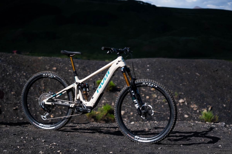 First Ride Report: Pivot Shuttle AM Review | The Loam Wolf