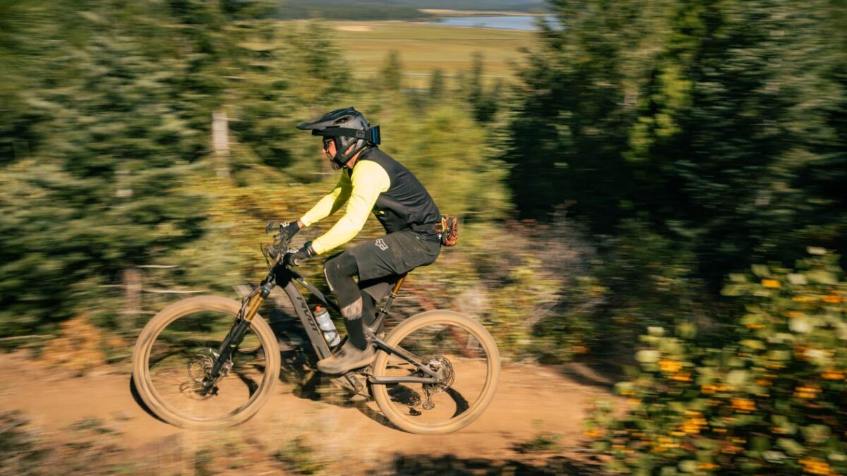 Pivot Shuttle SL Lightweight eMTB Review | The Loam Wof