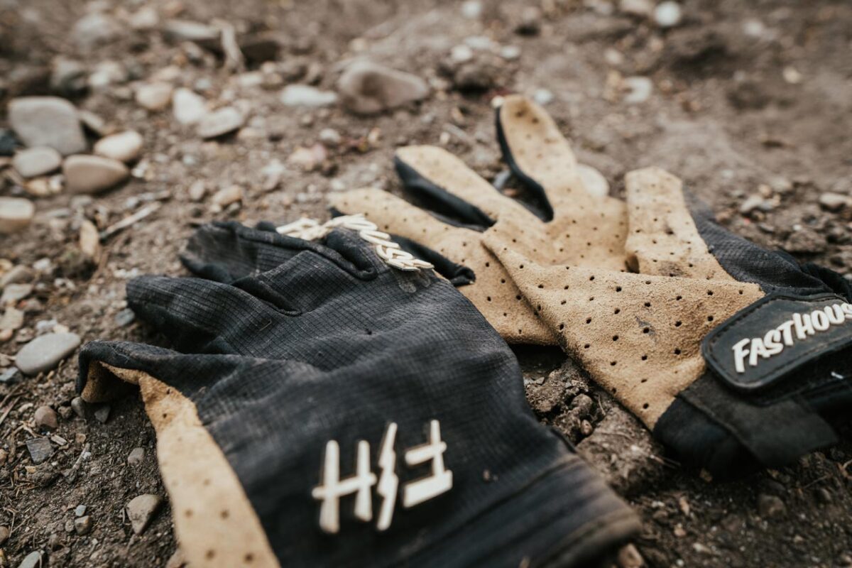 Review: Fasthouse Speed Style Glove | The Loam Wolf
