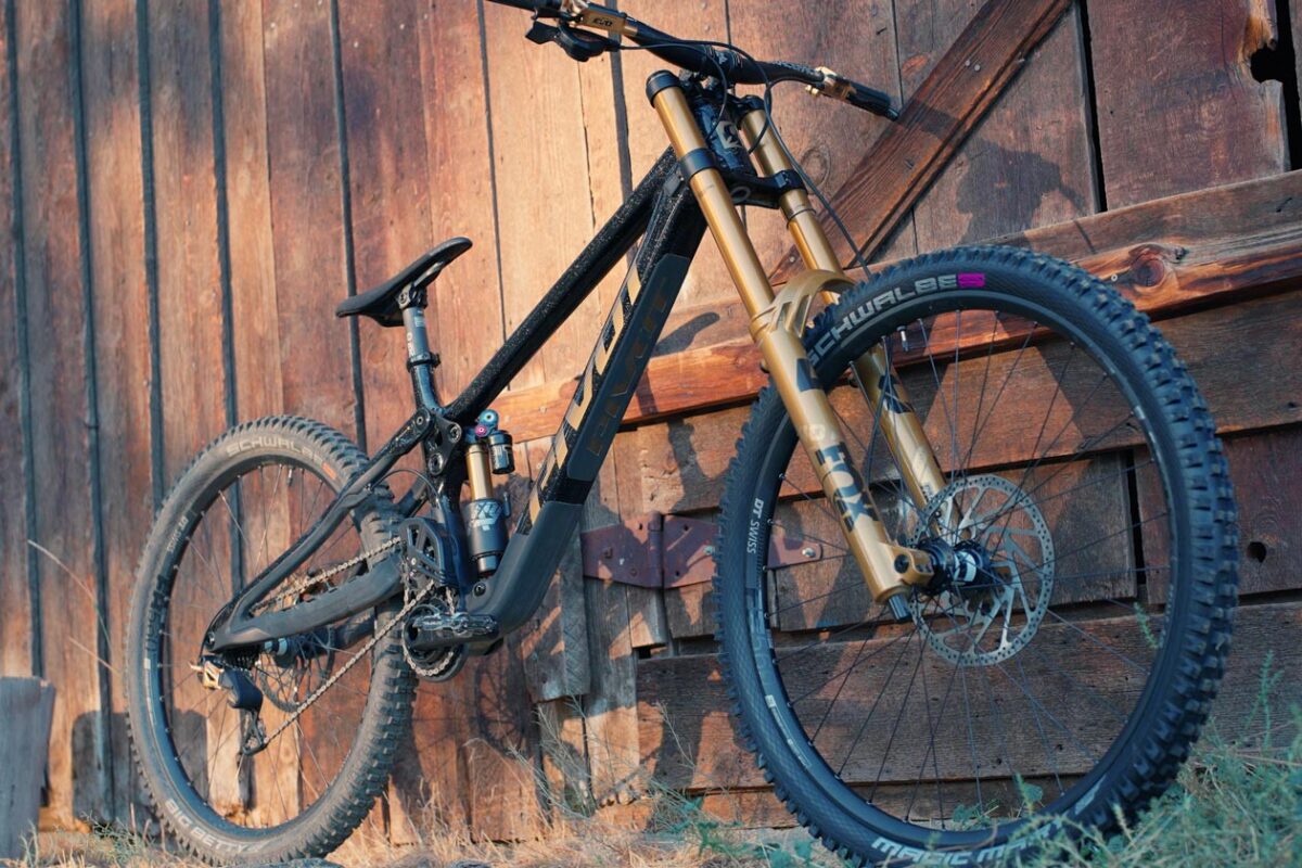 Drew's Pivot Phoenix Custom Build | The Loam Wolf