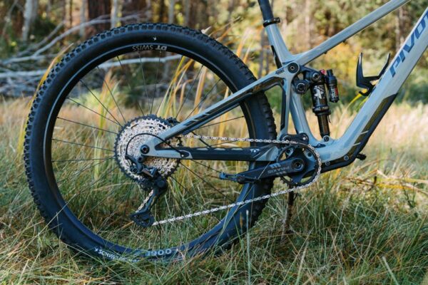 Pivot Shuttle SL Review | 2024 eMTB Lite Roundup | The Loam Wolf