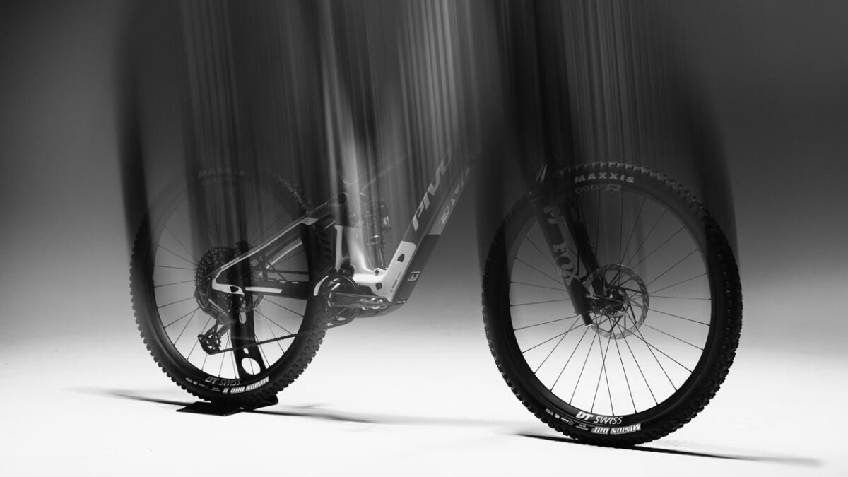 The All-New Pivot Shuttle SL/AM | The Loam Wolf