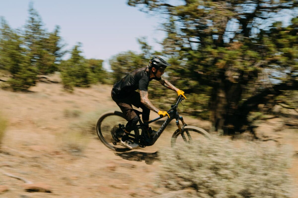 Review: Pivot Shuttle SL/AM | The Loam Wolf