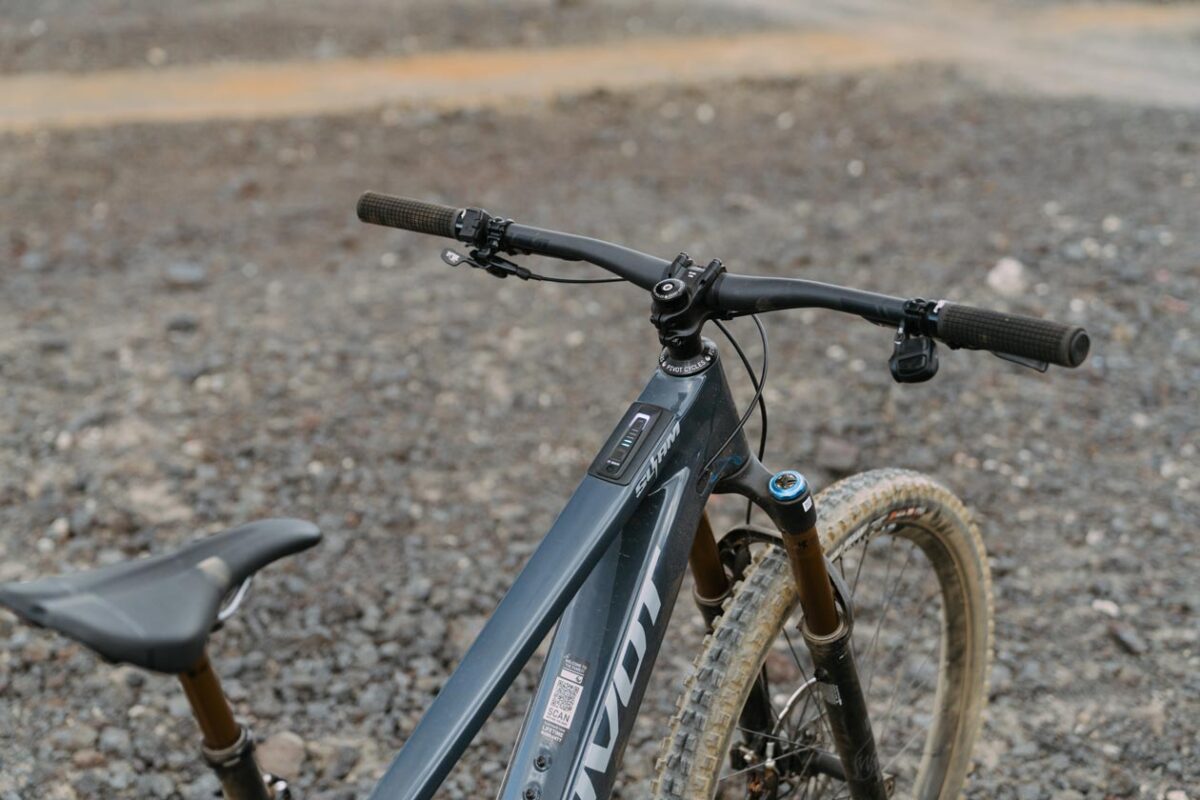 Review: Pivot Shuttle SL/AM | The Loam Wolf