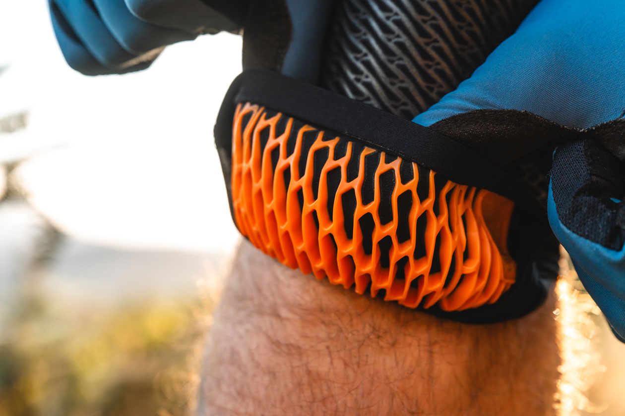 Review: Specialized Traction D3O Knee Pad | The Loam Wolf
