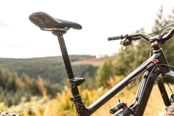 Review: RockShox Reverb AXS B1 Post | The Loam Wolf