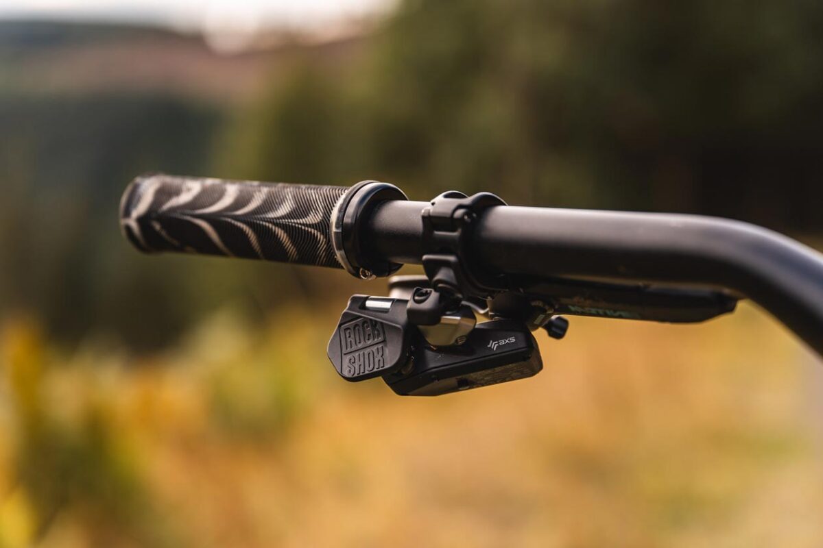 Review: RockShox Reverb AXS Dropper Seatpost | The Loam Wolf