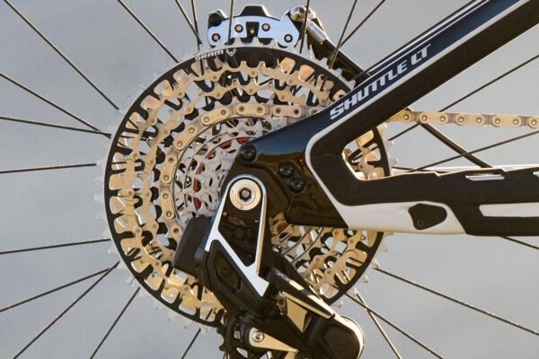 Dissected: The Pivot Shuttle LT 2026 | The Loam Wolf